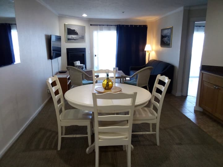 Oceanfront Two Bedroom Suite - Cannon Beach, OR