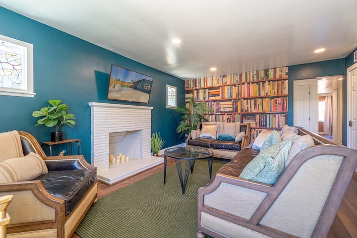 Reno Serenade: 3-bed Urban Sanctuary - Sparks, NV
