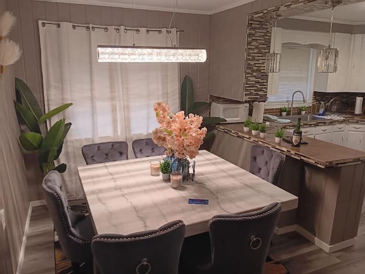 Charming Sleeper Room! - Winston-Salem, NC