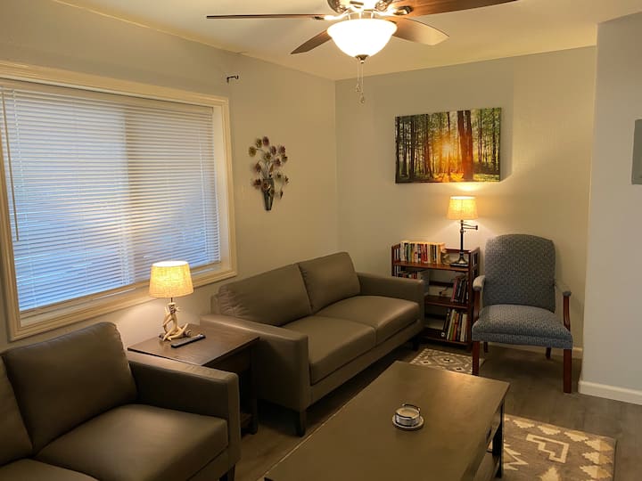 Private Country Cottage - Palmer, AK