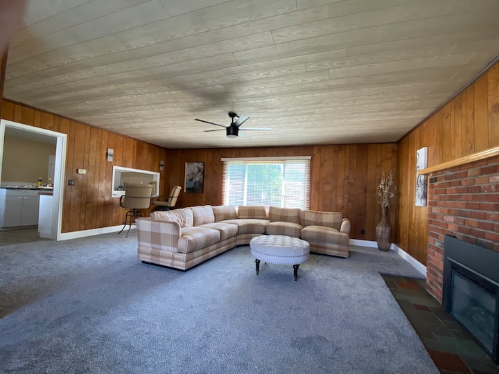 Cozy Housing - Roseville, MI