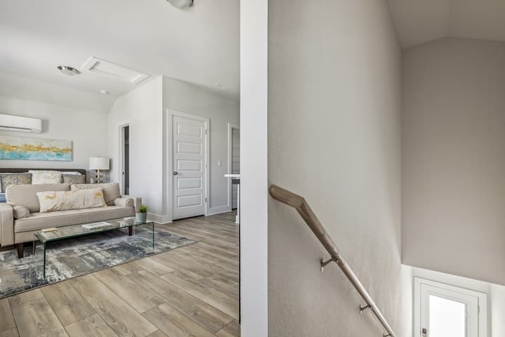 Private Studio Apt Near Airport Perfect For 2 - Austin, TX
