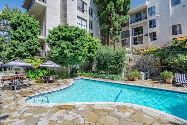 Westwood Ucla 2br/1ba Cozy Condo W Amenities - Los Angeles, CA