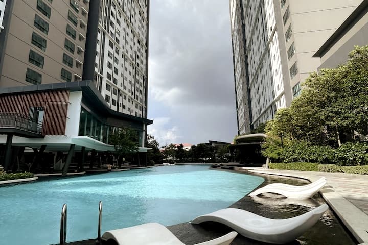 New Resort Swimming Pool Stay In Kl - Kepong