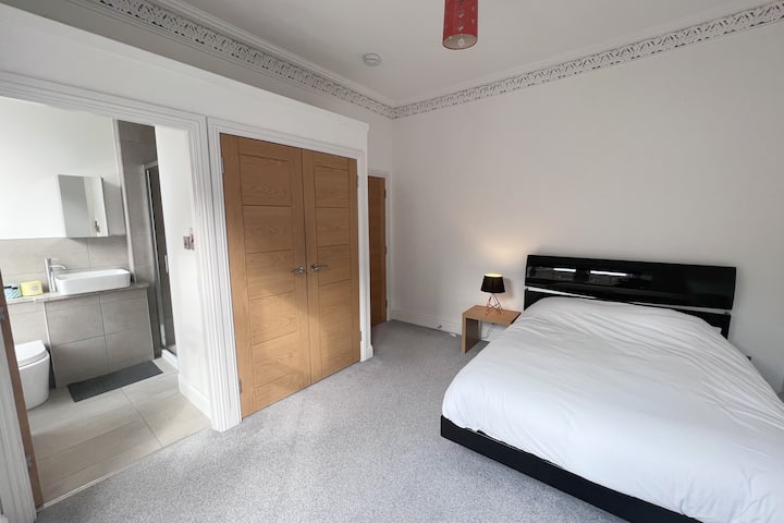 Double Room With Ensuite Dunfermline City Centre - Dunfermline