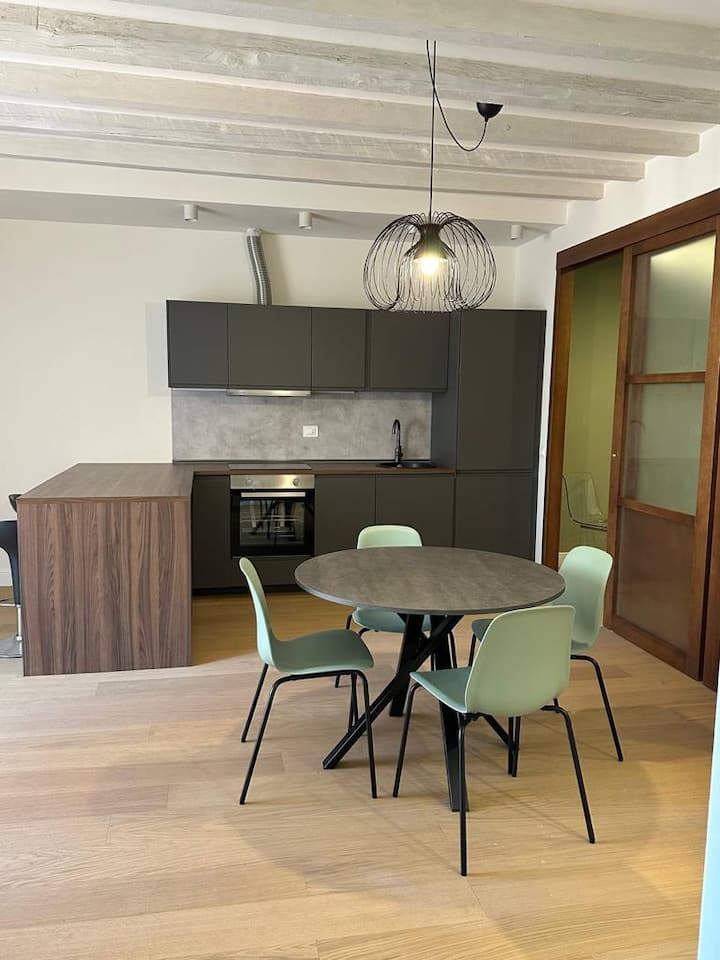 Appartamento Dal Design Moderno - Florence
