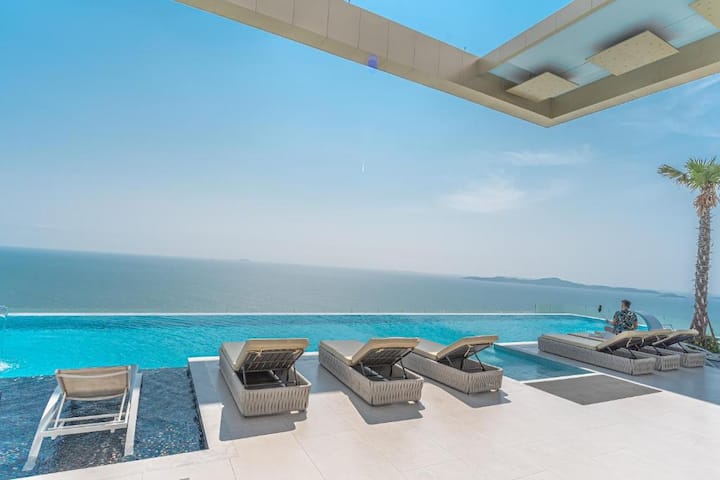 Luxury Oceanfront Condo In Pattaya Jomtien Beach - Jomtien