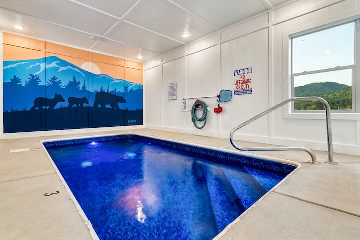 85° Private Pool | Views | Game Room | Hot Tub - Pigeon Forge, TN