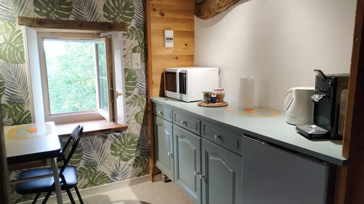 Chambre + Espace Repas Dans Maison De Caractère - Melle, France