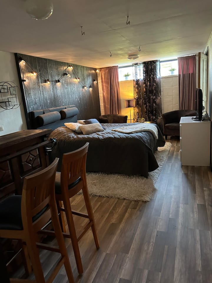 Mysigt Rum Med Hotellkänsla Och Solig Uteplats - Vetlanda