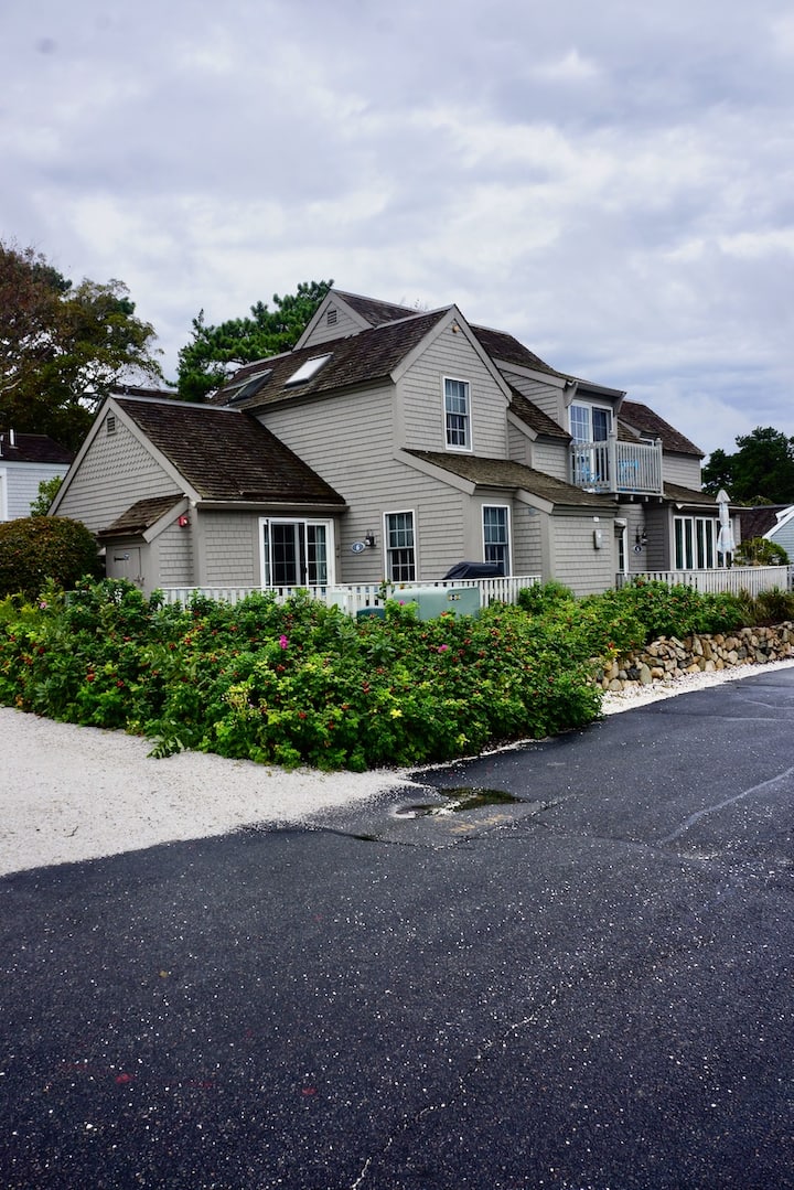 Maushop Beauty - 2 Bedroom - Mashpee, MA
