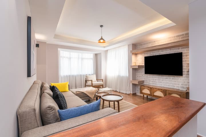2br Westlands Home With City View+desk+pool+gym. - Nairobi