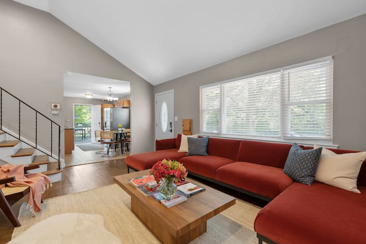 New Spacious 5 Br | Walk To Osu | Patio | Fire Pit - Columbus, OH