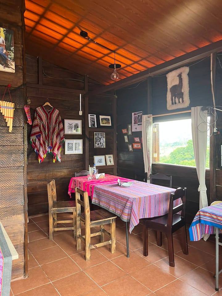 Cabañas La Pochita. - Turrialba