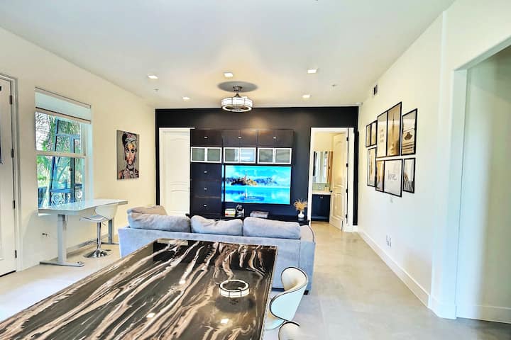 Casita Beautiful Woodland Hills - Calabasas, CA