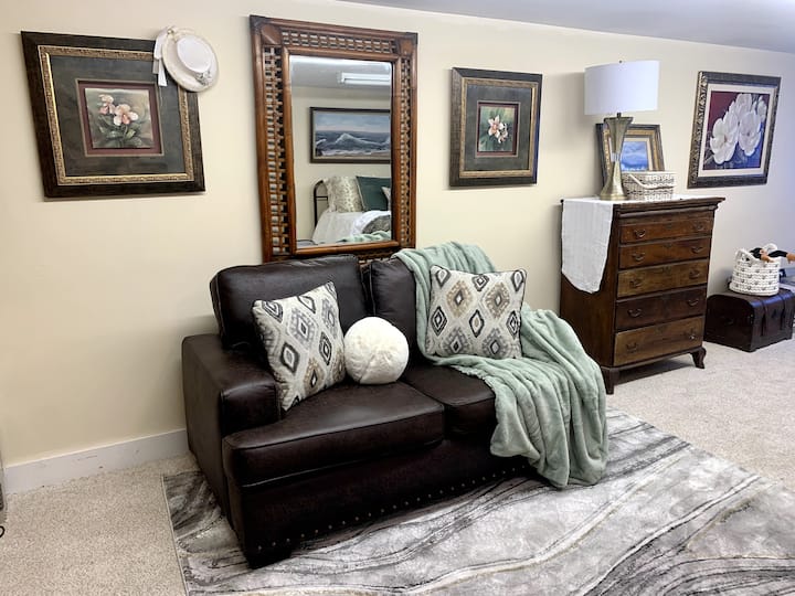 2 Bedroom 2 Bath, Hot Tub! - Rockland, ME