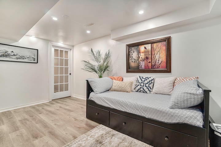 Lovely Home In Orleans Ottawa With Private Entranc - Ottawa