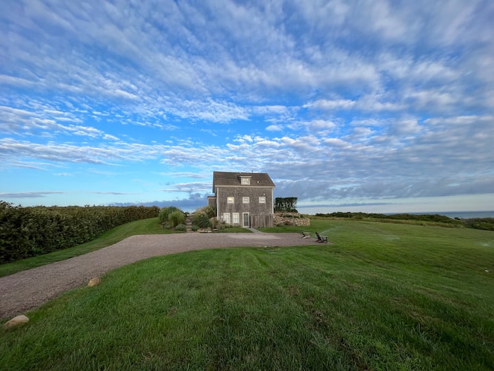 Block Island Oceanfront Cottage - Block Island, RI