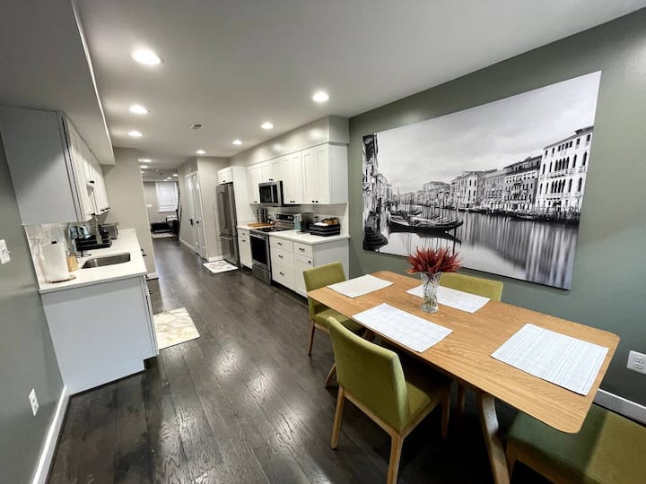 Blissful 3br/3ba W/ Roof Deck (Fell's Point, Jhh) - Baltimore, MD