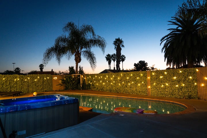 Traveler's Dream: Cozy Home+pool+hot Tub+game Room - San Diego, CA