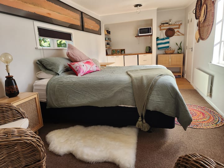 'Haumoana' In Olde Beach. 5 Min Stroll To Beach - Paraparaumu