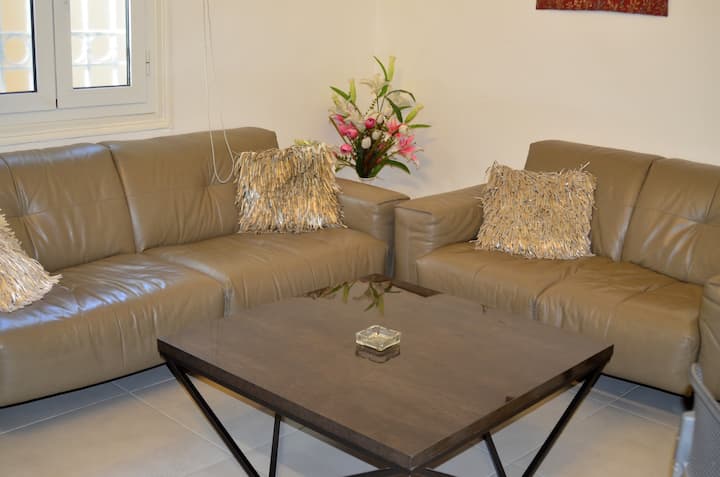 Sunny Retreat | 1-br W/patio & Authentic Charm - Beirut