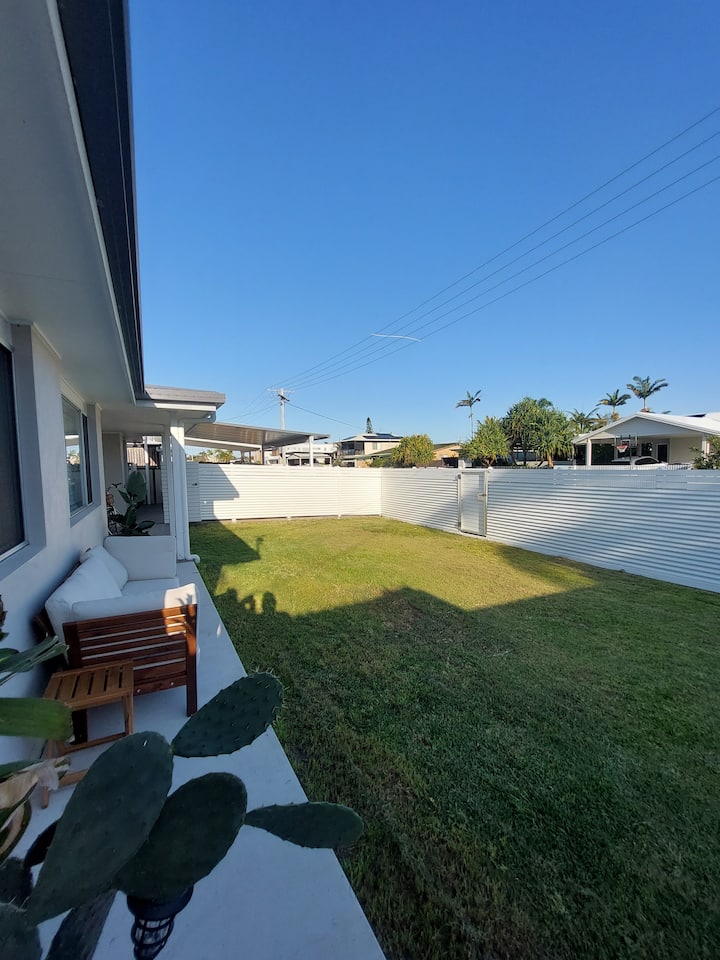 Beachside Home-beach, Bikes And Brewery - Buderim