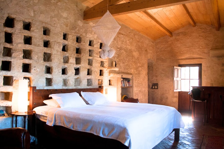 Château St Maximin - Andromaque The Pigeonnier - Uzès