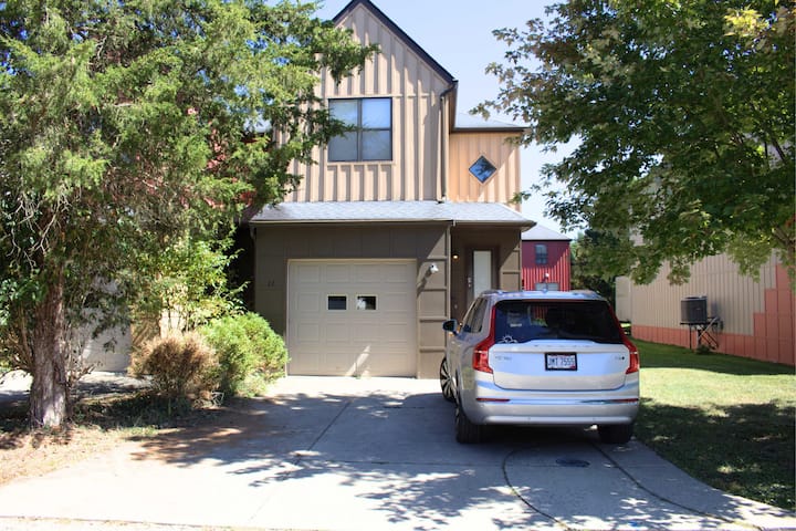 Athens City Townhouse, 2 Bedroom, 2.5 Baths, (22) - Athens, OH