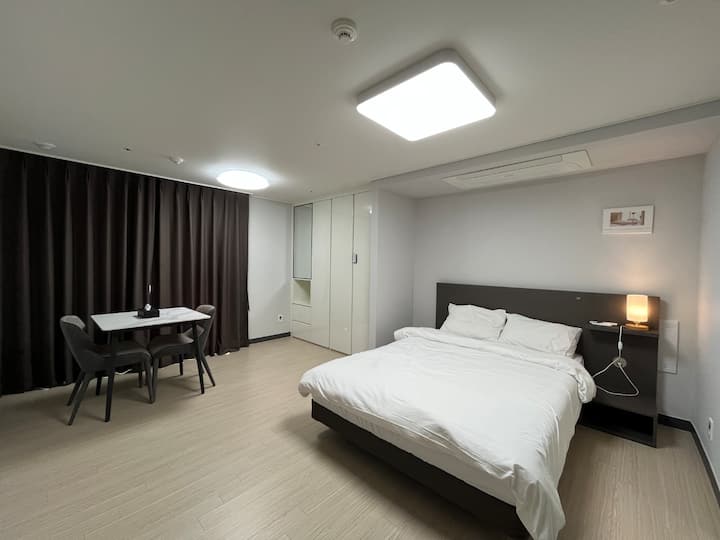 여수#신규특가#최고급침대#신축건물#깔끔한숙소 - Yeosu-si