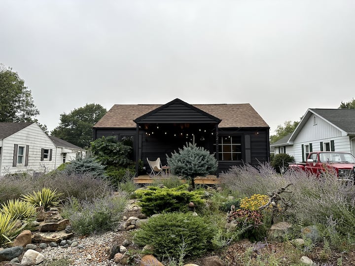 The Cottage On Milton - 먼시