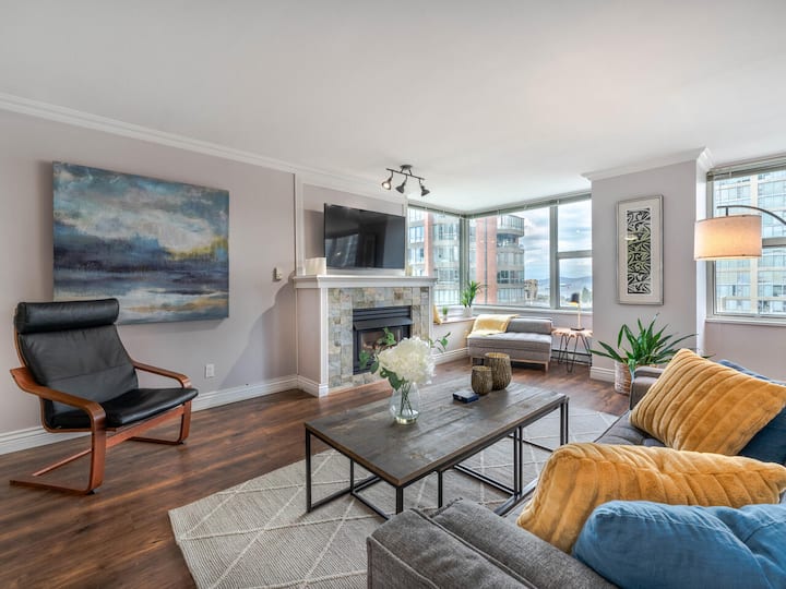 Luxury 2bd Condo With Spectacular View! - Vancouver
