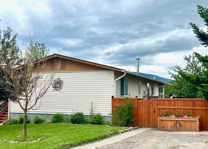 Beautiful Livingston, Montana Mountain Home! - Livingston, MT
