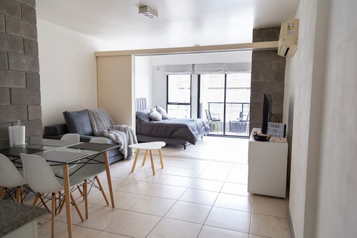 Moderno Ambiente Divisible En 2, Con Piscina - Buenos Aires