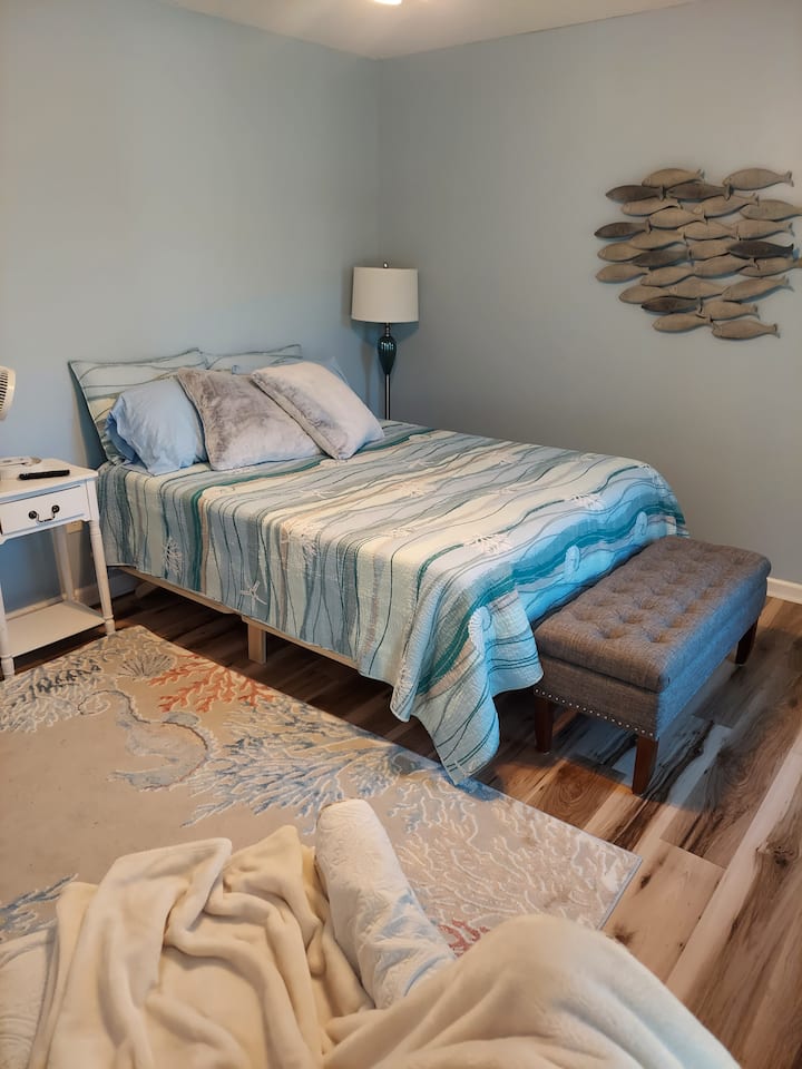 Lynn’s Kelly Lea Airbnb - Douglas, GA