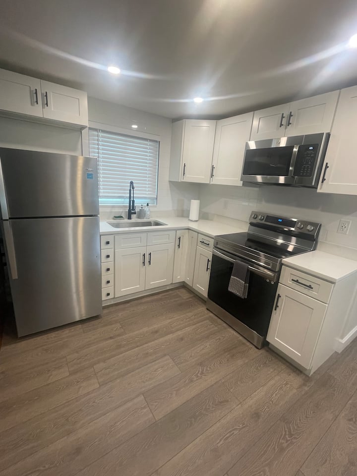 Holiday Home Away From Home! - Tarpon Springs, FL