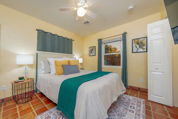 Close To Ua & Banner | Outdoor Space | 2 Br & 2 Ba - Tucson, AZ