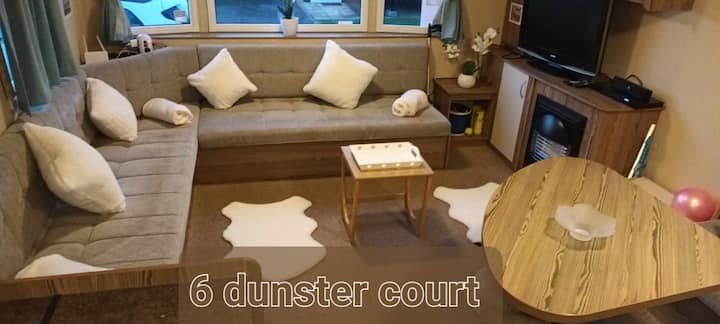 6 Dunster Court. Kids Pets And Workers Haven Site. - Watchet