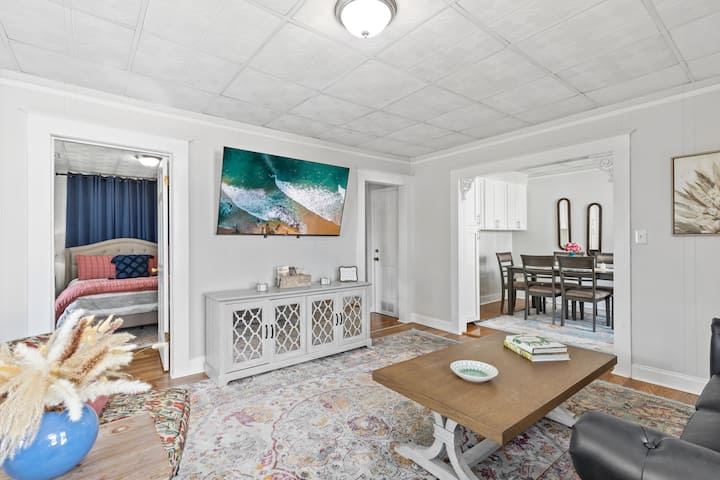 Comfy And Colorful - Great Wfi - North Little Rock, AR