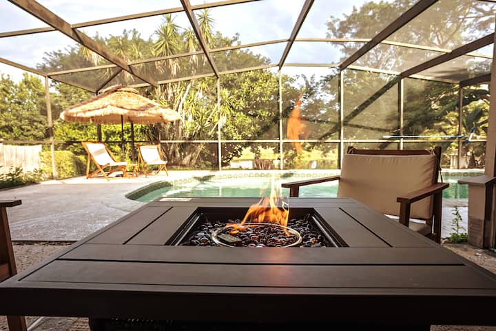 Cozy Lakefront Home W/ Pool -7 Mins From Legoland - Lake Florence, FL