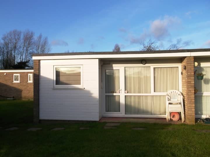Lovely Chalet 29 Burmuda Site - Winterton-on-Sea
