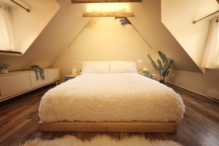 Locally Famous, Upscale, Chic + Parking + Backyard - モントリオール