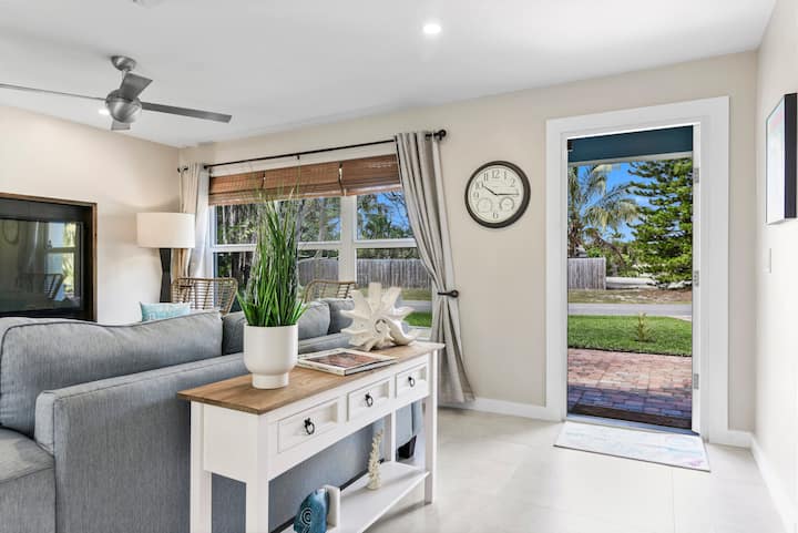 Fun Florida Style Home! - Boynton Beach, FL