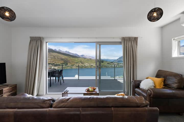 Stunning View On Woodlands - Queenstown