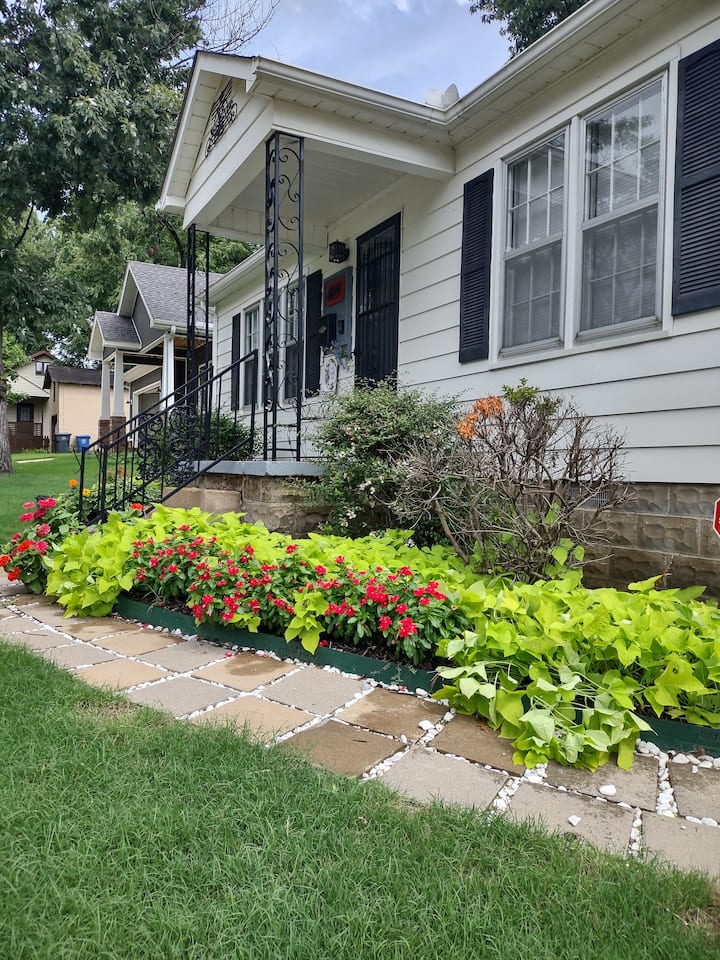 Midtown Vintage Belle House - Jonesboro, AR