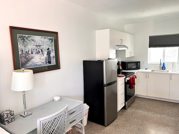 Hibiscus Oasis #3: Studio W/ Heated Pool - Pompano Beach, FL
