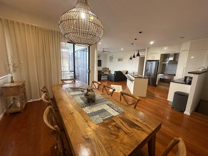 Second Level On Honeysuckle - Lake Cathie