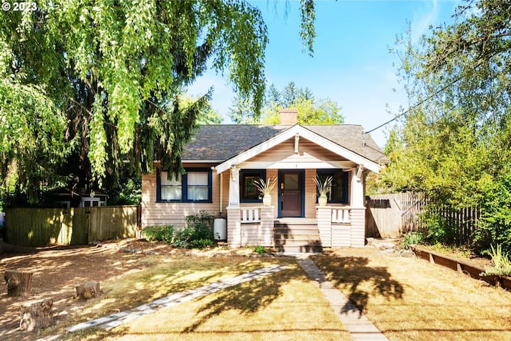 Rustic Home In Multnomah Village, Portland - Portland, OR