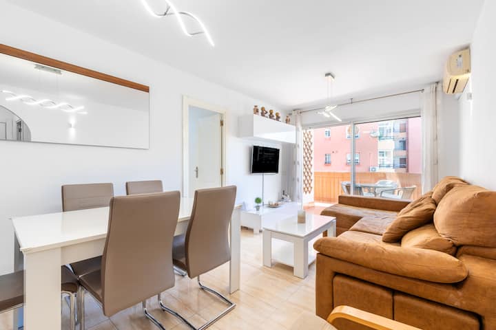 Centrally Located 13 Min From The Beach - Torremolinos