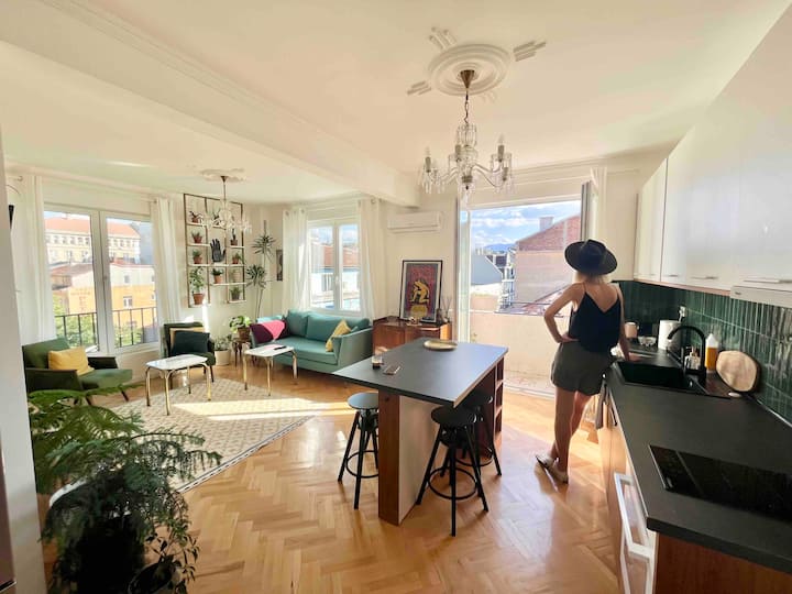 Altruist Bnb - An Artistic Oasis - Sofia